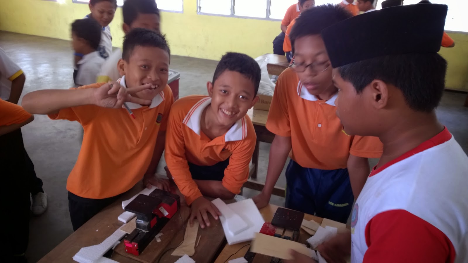 Sains dan Teknologi Sekolah Rendah: PROGRAM LUMBA BOT DI SK DENGKIL ...